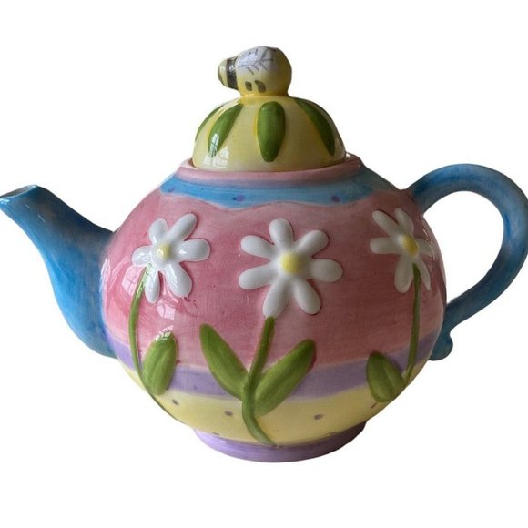 Oneida | Kitchen | Oneida China Teapot With Bumblebee On Lid 2 Cup ...